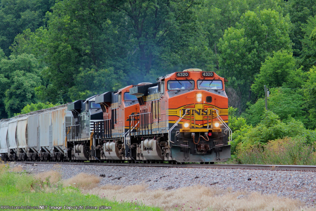 BNSF 4320 leads this freight nb.